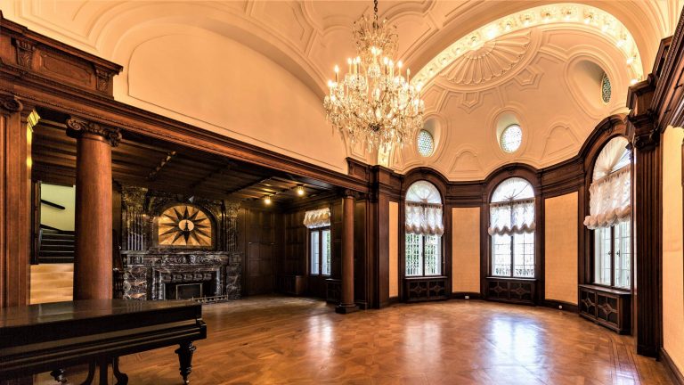 Historic mansion in Vienna for sale: Palais Pick | EREN