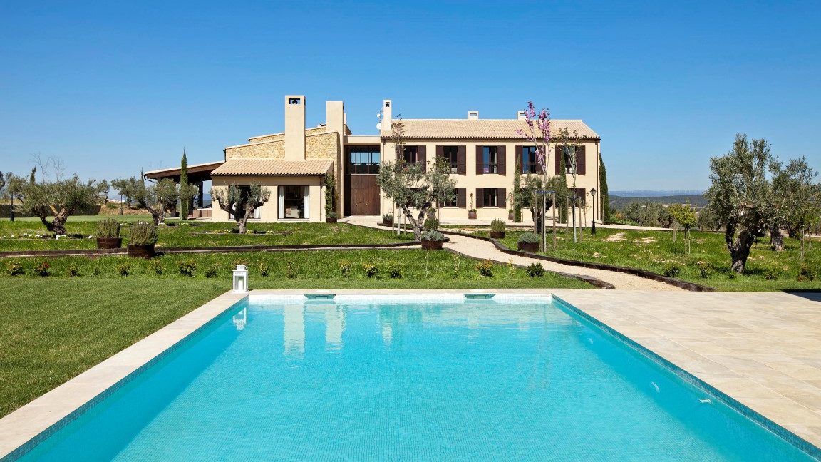 Countryside properties for sale in European destinations | EREN